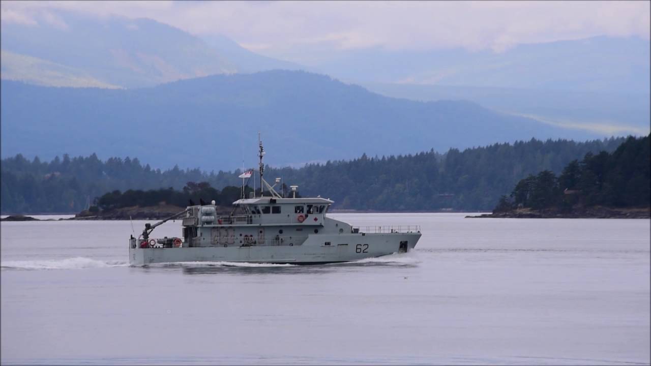 Orca class 62 Moose - YouTube