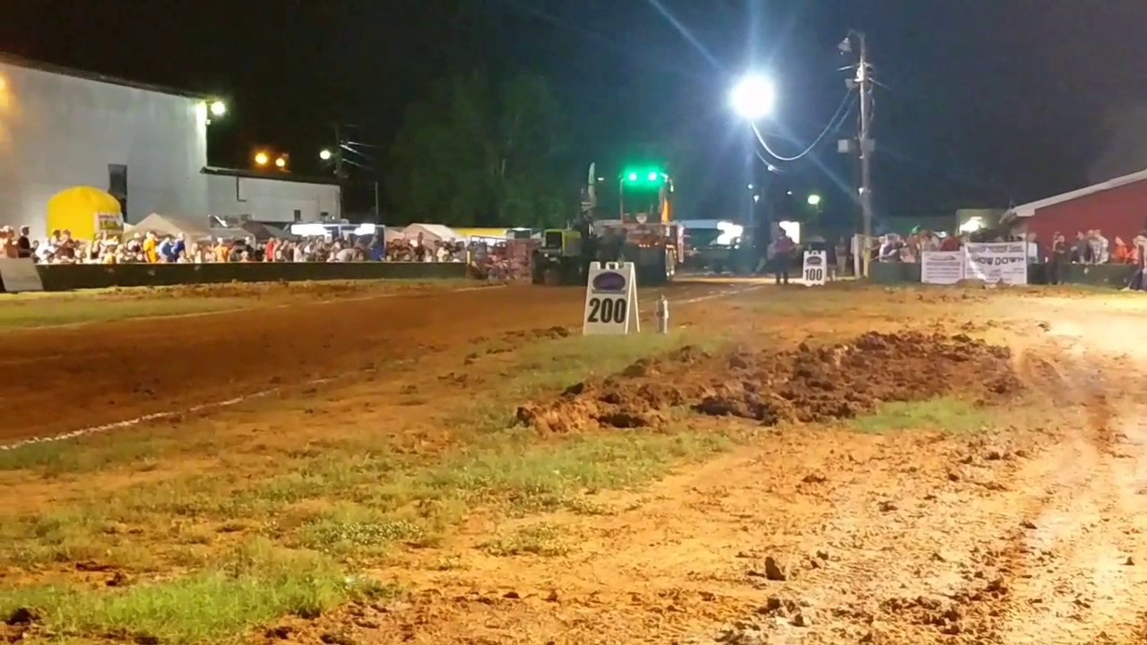Great Southern Truck and Tractor Pull (Friday Night) - YouTube