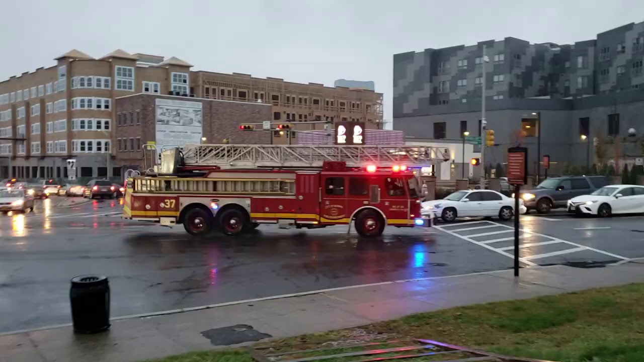 Newark Nj Fire Department Ladder 6 Responding 10-20-20 - YouTube