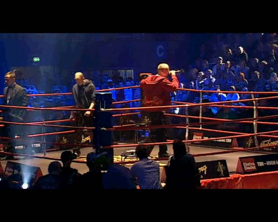 Mc Fight Night Johnny G vs Pede B - YouTube