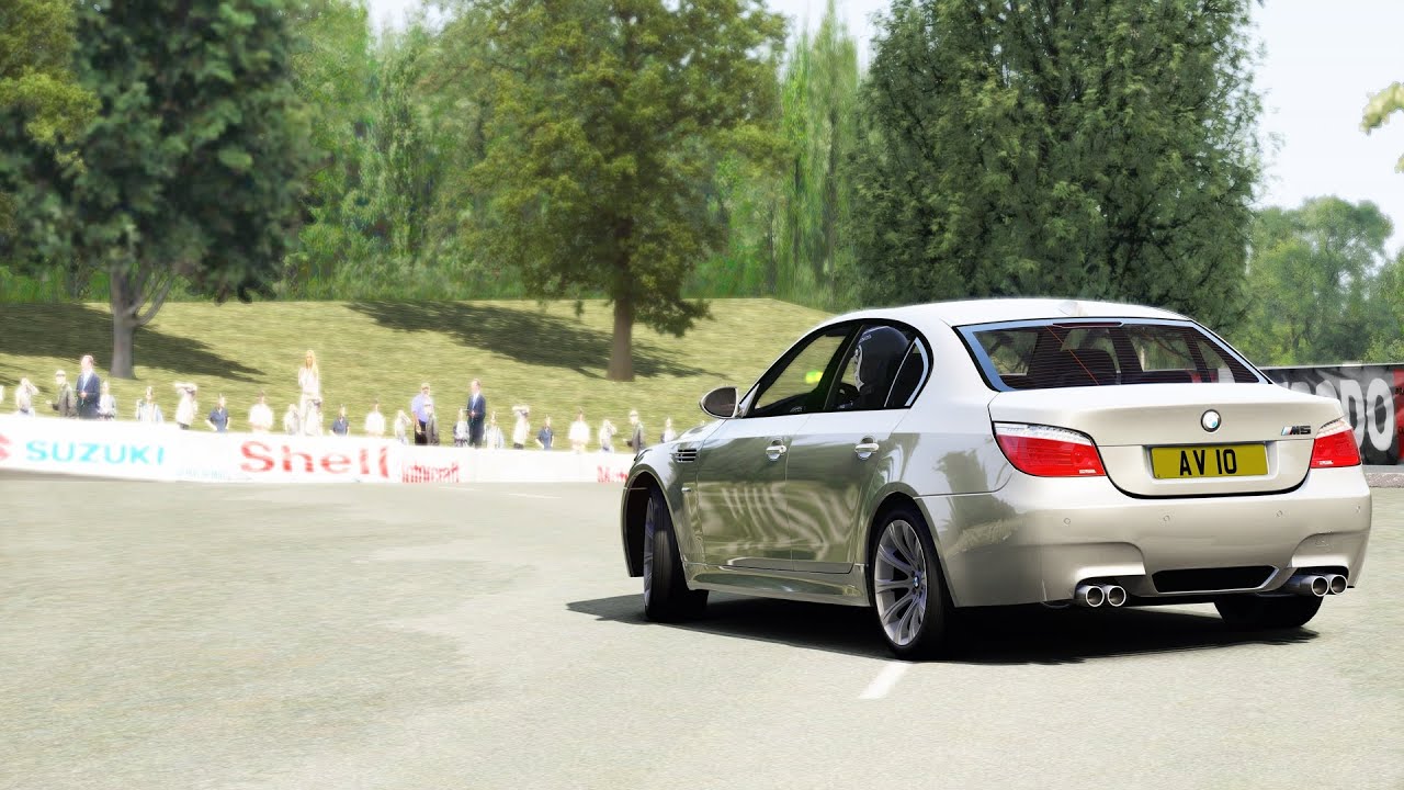 BMW M5 E60 V10 INSANE SOUND POPS & DRIFT - YouTube