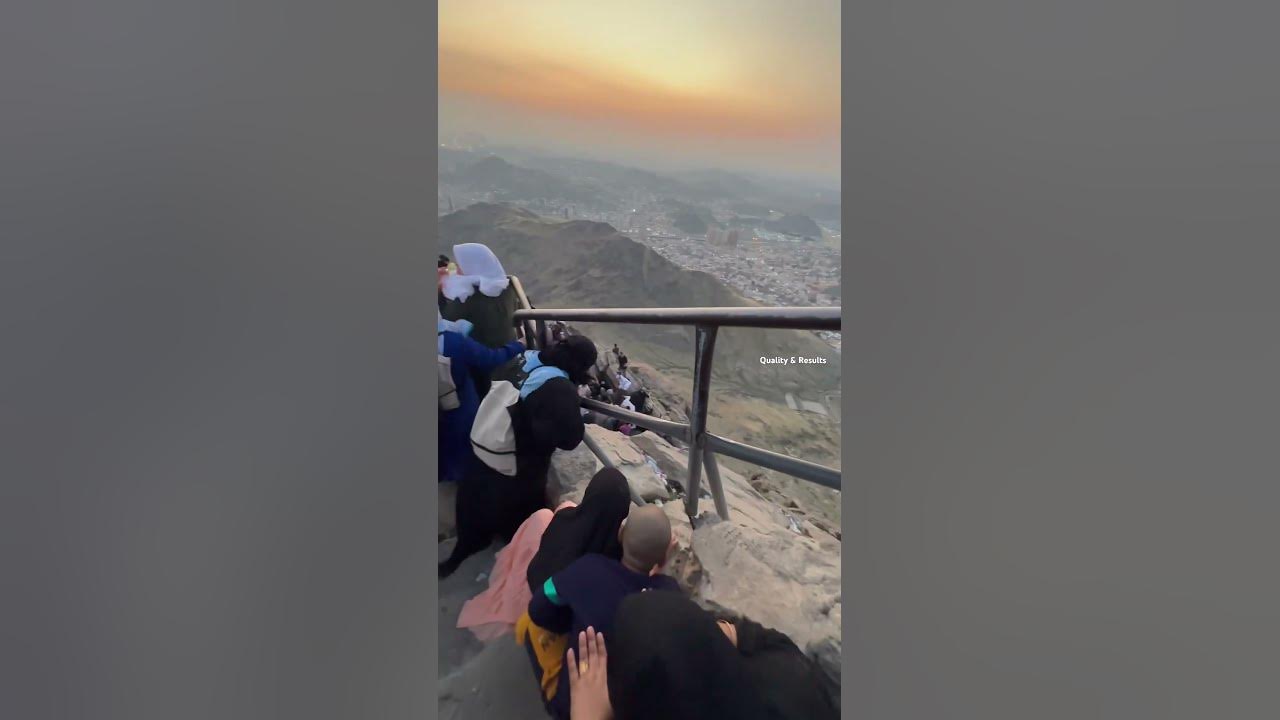 ‏بسم الله الرحمن الرحيم اقرأ باسم ربك الذي خلق خلق الإنسان من علق أقرأ
