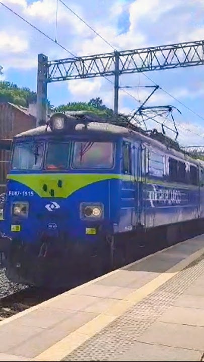 Odjazd EU07-1515 z IC Pomorzanin ze stacji Jelenia Góra #EP07 - YouTube