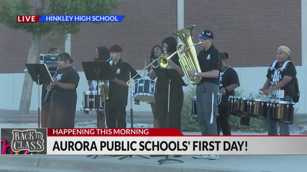 Aurora Public School District returns to class - YouTube