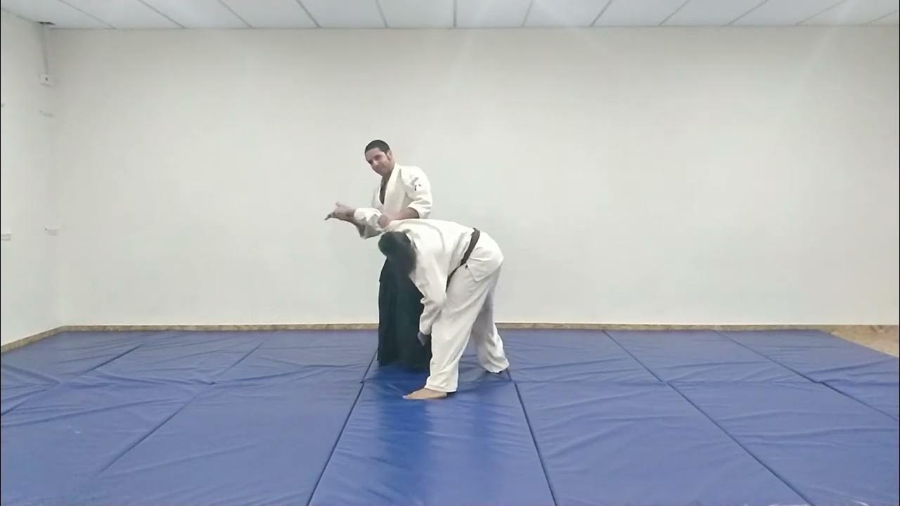 Aikido Basic Techniques: Ushiro ryo kata dori Nikyo 後両肩取り二教 וואדוקאן דוג'ו - אייקידו פרדס חנה ...