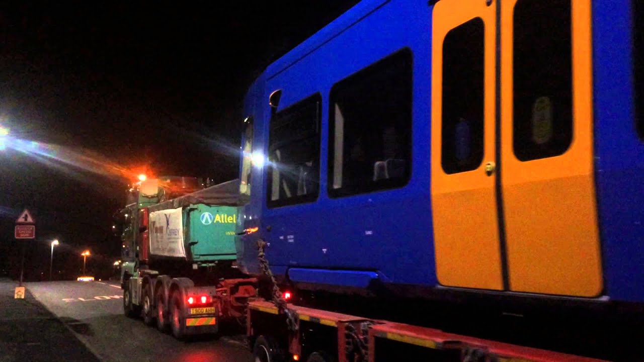 Allelys Heavy Haulage brings 399 201 Tram Train for Sheffield Supertram ...