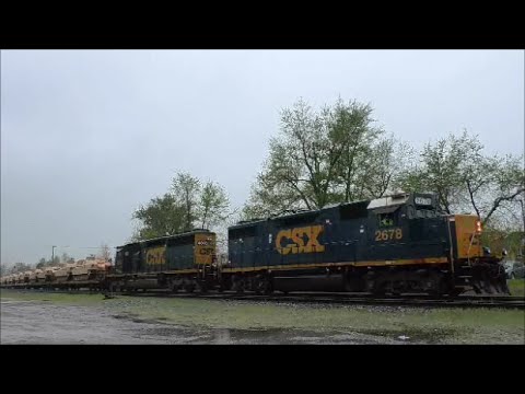 CSX Y101 moves a military tank train - YouTube