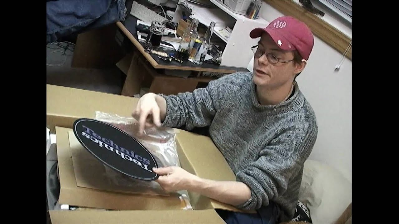 Learn To DJ - Setting Up Turntables - YouTube