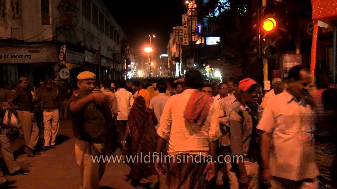 Shivaratri's night in Varanasi - YouTube