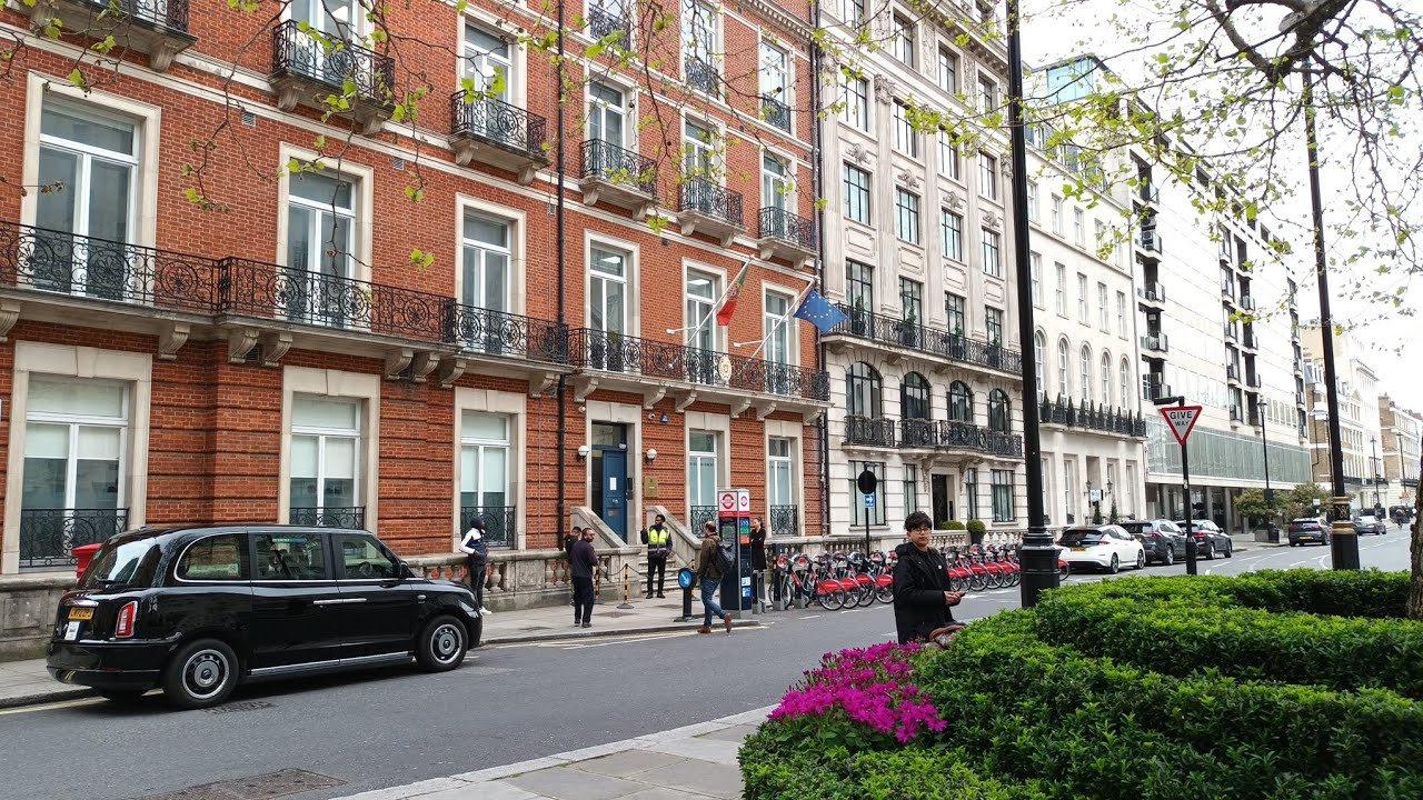 Portuguese Embassy 🇵🇹 in London UK🇬🇧 Walking Oxford Street - YouTube