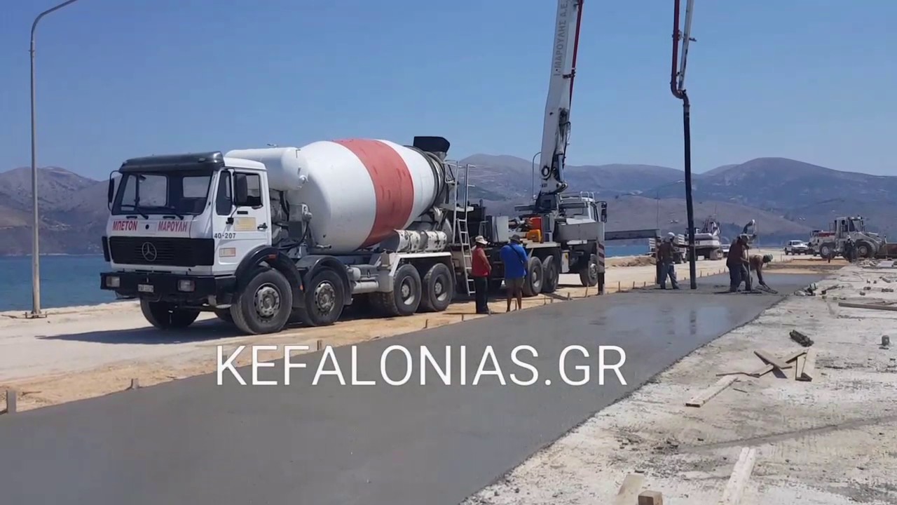Kefalonias.gr | Συνεχιζονται οι εργασιες στο Λιμανι Ληξουριου - YouTube