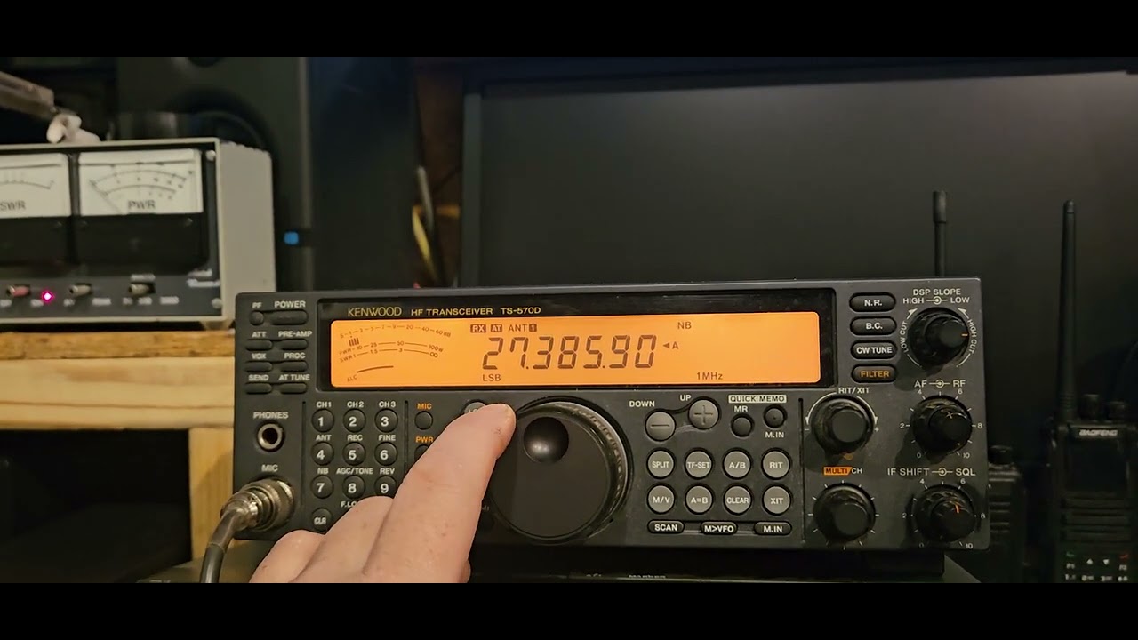 11m cb radio Hawaii coming in after dark 👀 - YouTube