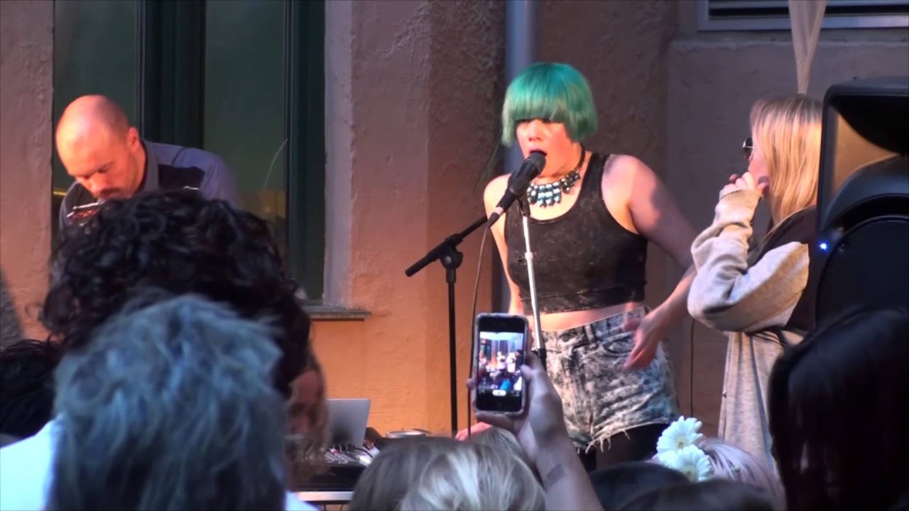 Sandra Kolstad & Lucy Swann at Evafestivalen 2013 - YouTube
