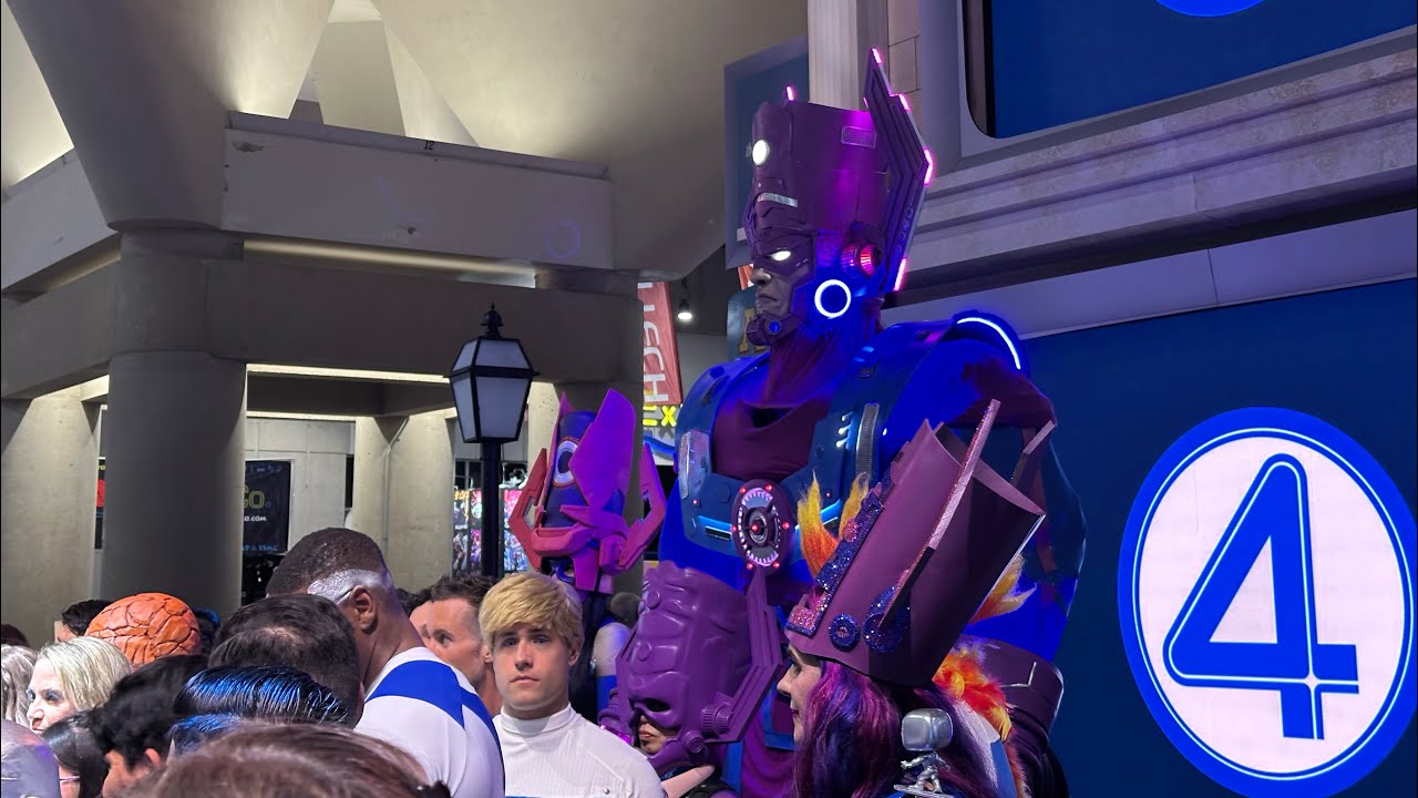 Fantastic Four Cosplay Gathering including GIGANTIC GALACTUS! San Diego ...