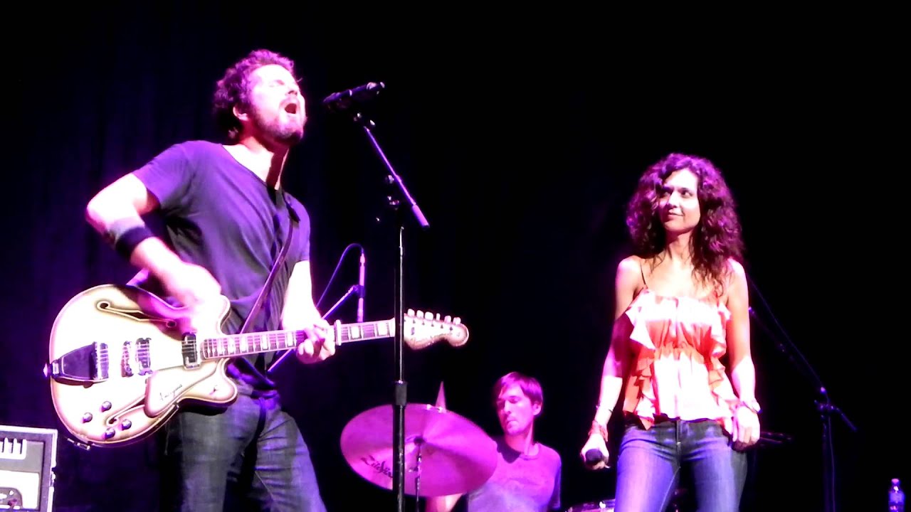 Matt Nathanson + Ashley Arrison - Run - YouTube