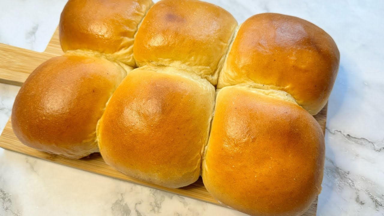 How to make BIG BOUNCY BREAD at home - YouTube
