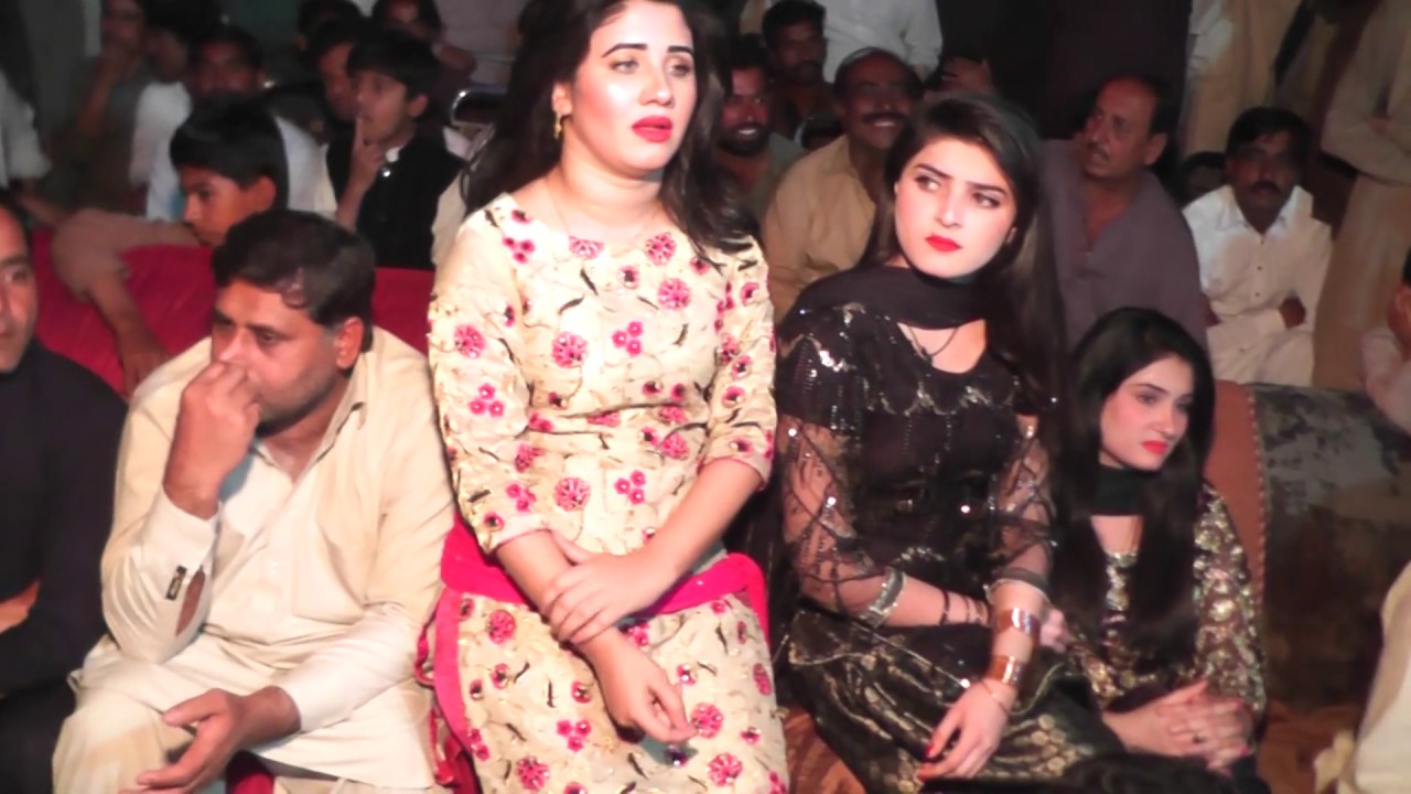 Pakistani weding Mehndi Dance Mehndi Dance Performance New Latest ...