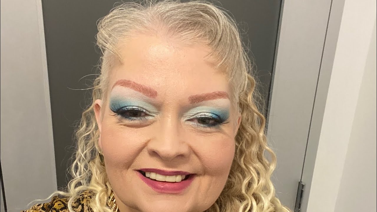 Getting ready for the evening shift. Cut crease? Maybe. - YouTube