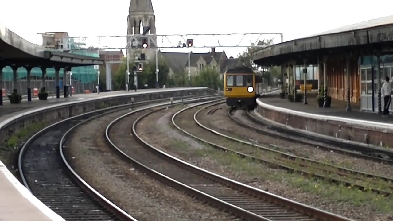 Unrefurbished end of ATW Pacer class 142002 at Gloucester 25/09/2011 ...