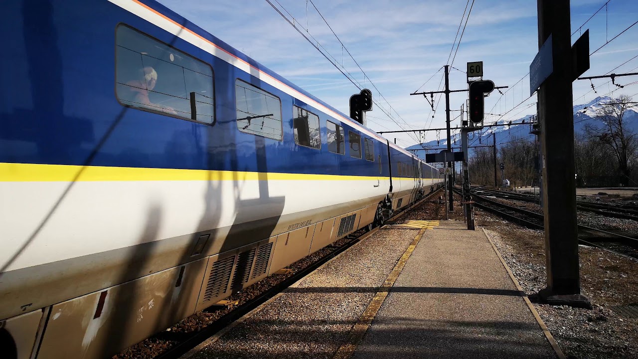 Eurostar E300 à St Pierre d'Albigny - YouTube