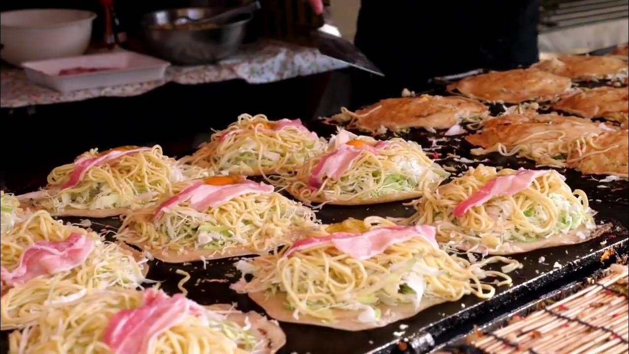 "Authentic Japanese Street Food Experience: Okonomiyaki Master in Action! | Street Food Japan ...