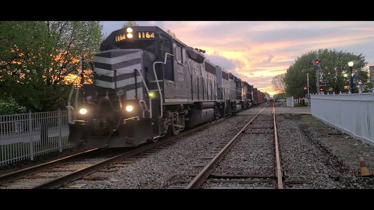 LSRC 1164, LSRC 1174, & LSRC 6305 Southbound Bridgeport/Birch Run - YouTube