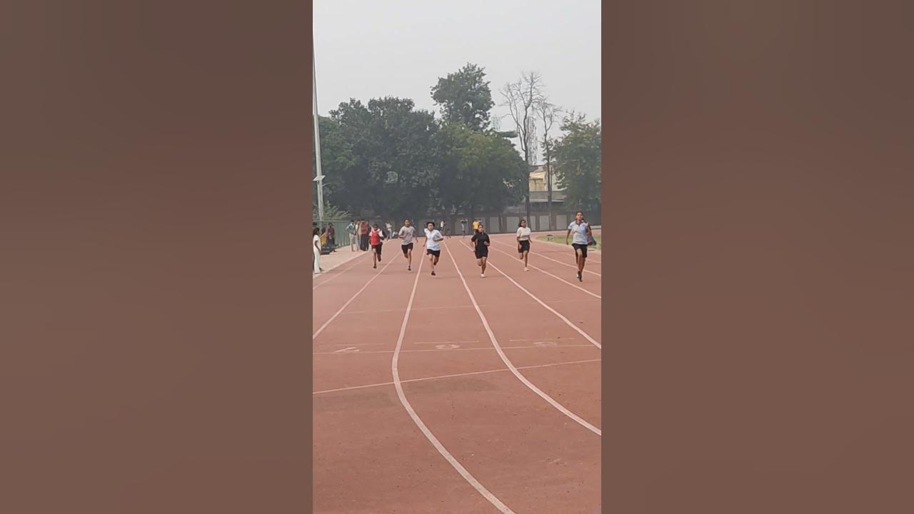 Junior girls 100 M - YouTube