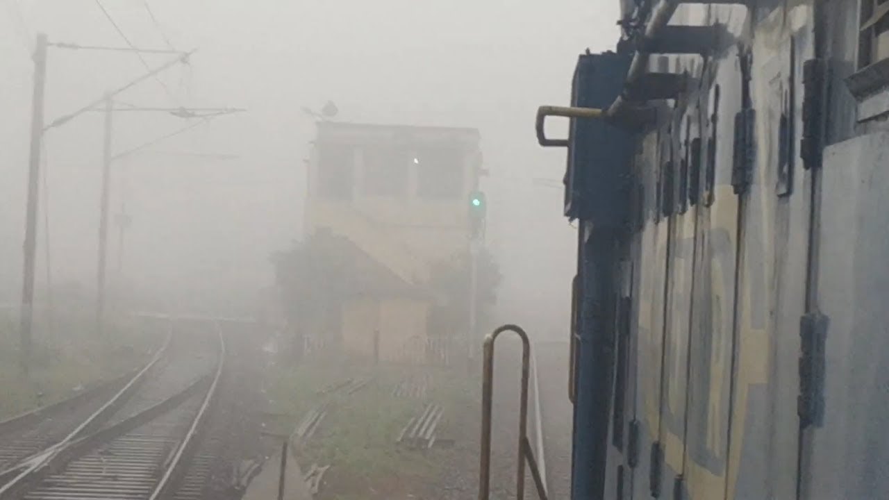 See how difficult it is to drive a Train in a dense Fog || Dense Fog vs ...