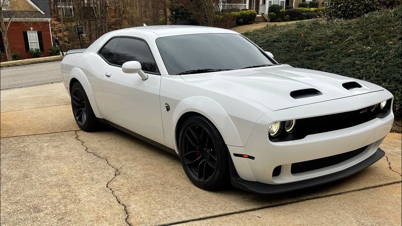 TAKING MY BROKEN HELLCAT REDEYE BACK TO THE DEALERSHIP *NO HELP* - YouTube