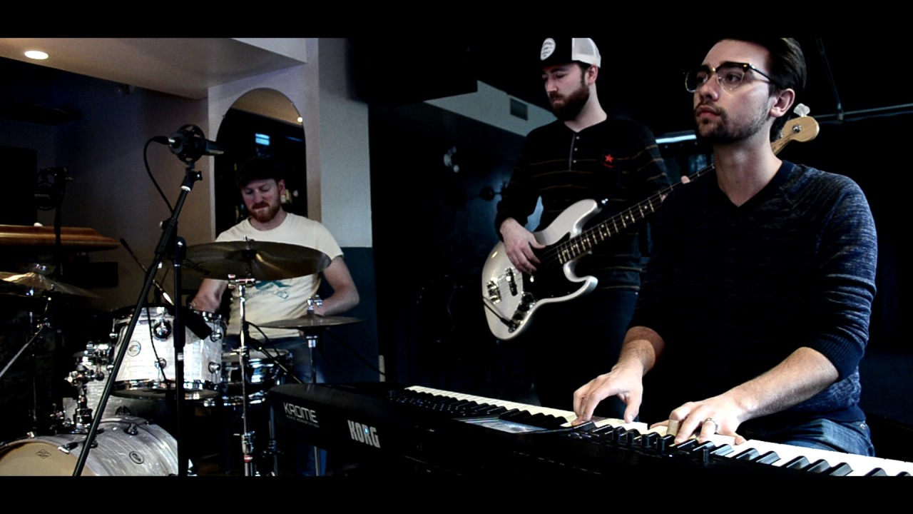 Raven Sessions: Radiohead - Subterranean Homesick Alien (cover) - YouTube