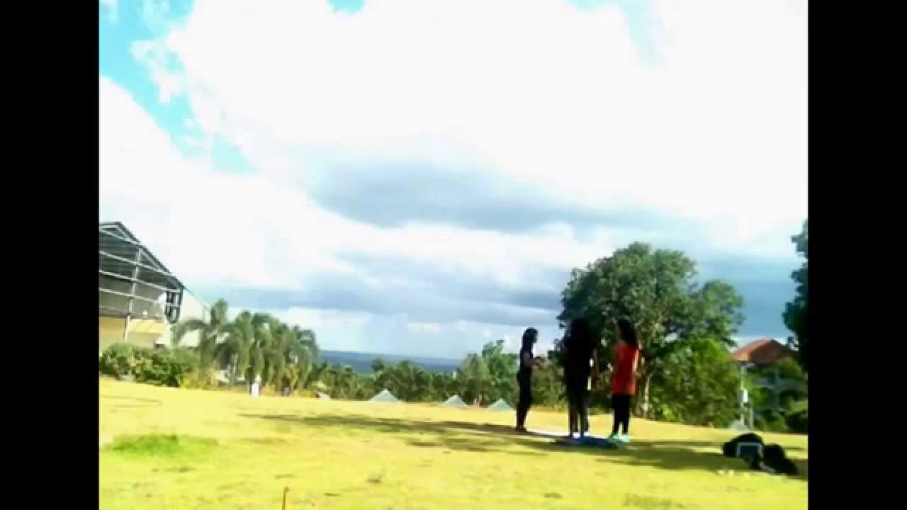 Group hug fail - YouTube