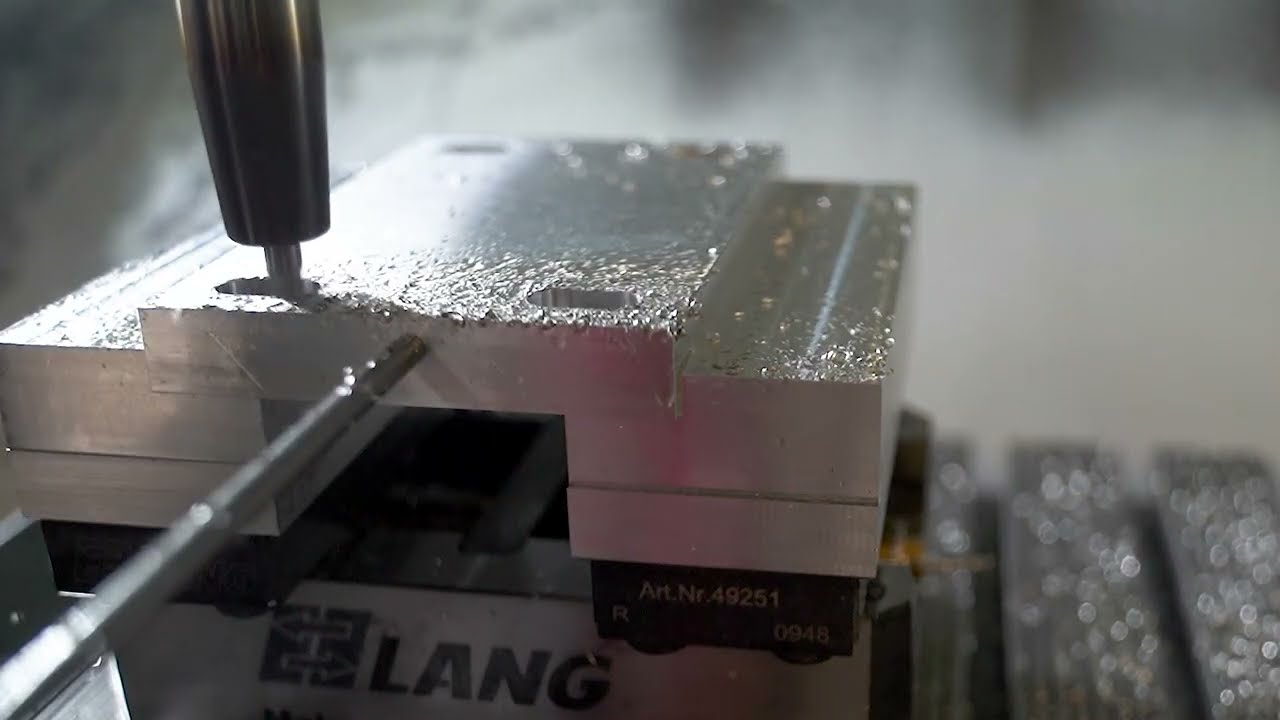 Dynamic Milling using Mastercam - YouTube
