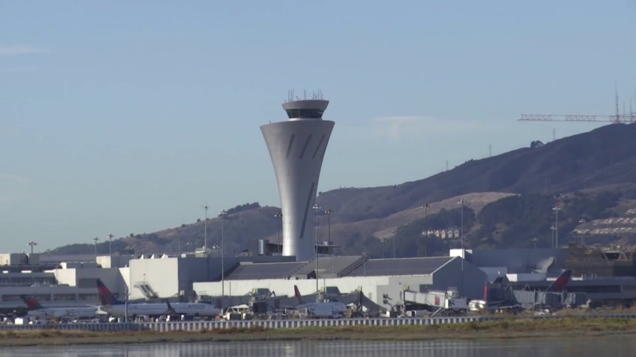 [WATCH] Air Canada has near miss at San Francisco airport - YouTube