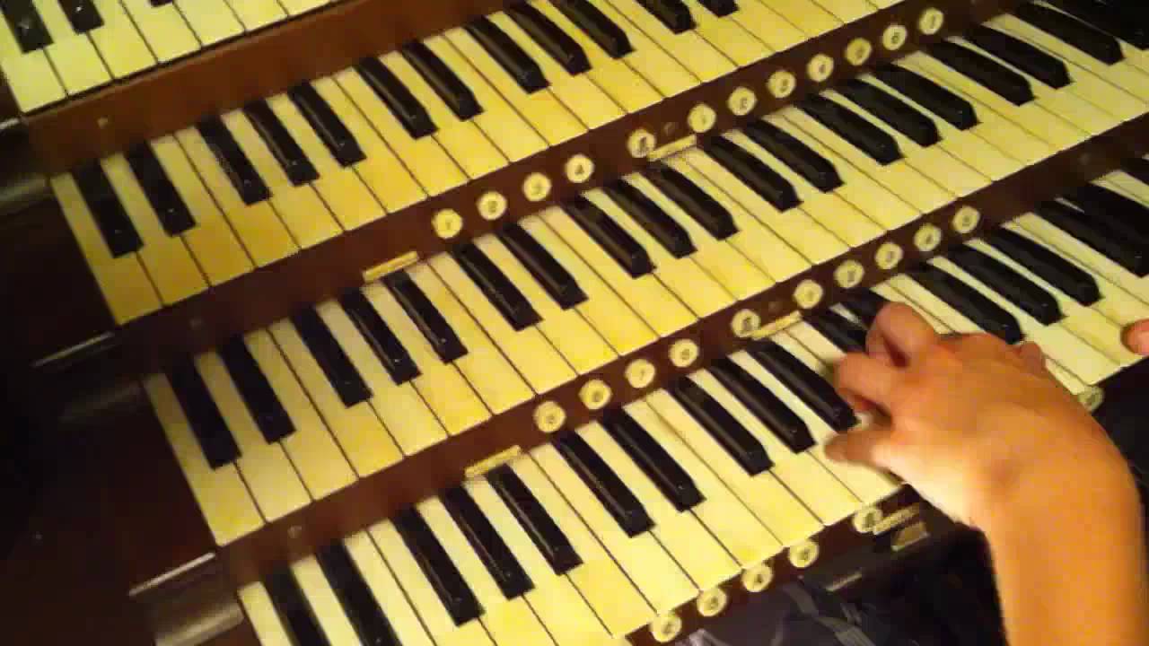 Inside the 1913 Möller IV/36 Pipe Organ - YouTube