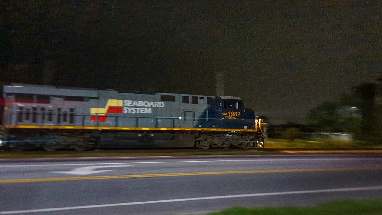 Csxs Seaboard System Heritage Unit Returns On I045 Youtube