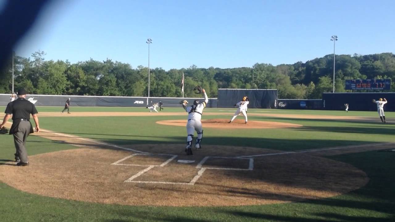 Logan Farrar diving catch wins A10 Championship - YouTube