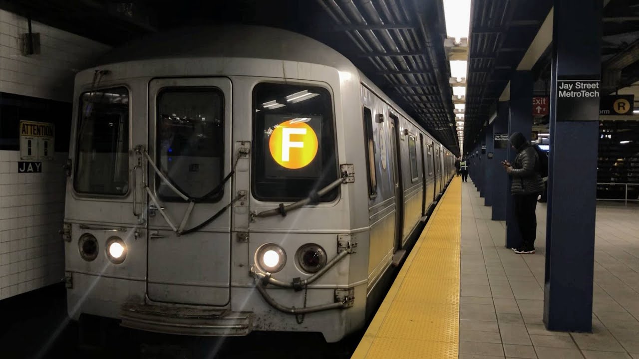 R46 (F) Train at Jay Street - MetroTech - YouTube