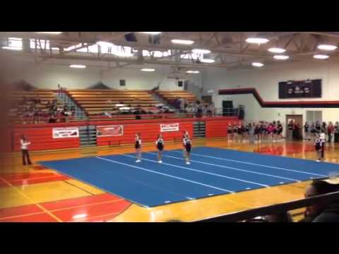 White Pigeon 2013 competitive cheer/ - YouTube