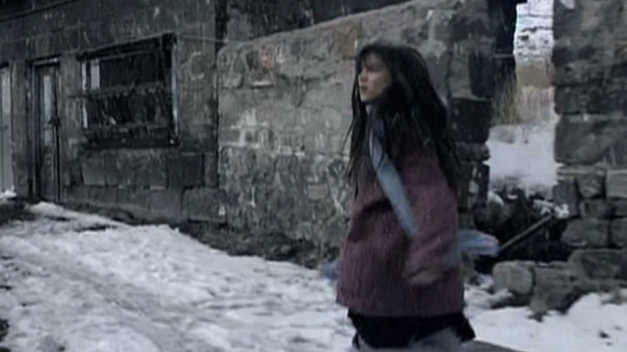 Bande annonce officielle AYE AYE FILM FESTIVAL 2011 - YouTube