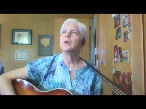 Layla Ananda leads chant \