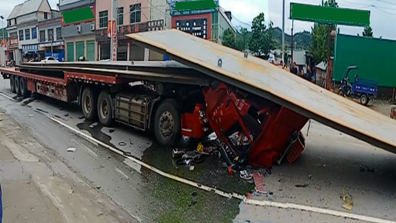 35 Extreme Dangerous Heavy Equipment Fail Operator Skills | Dump Truck ...