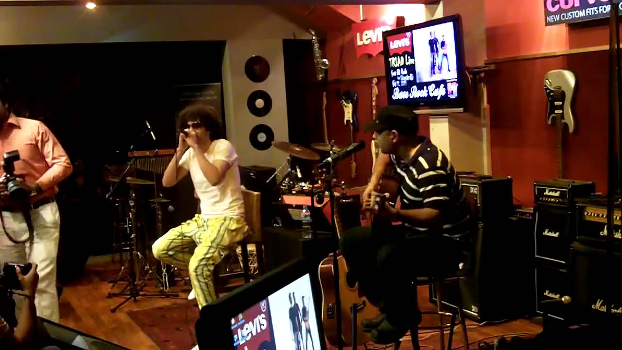 Right Here Waiting For You Live Cover by Ali Rush - YouTube