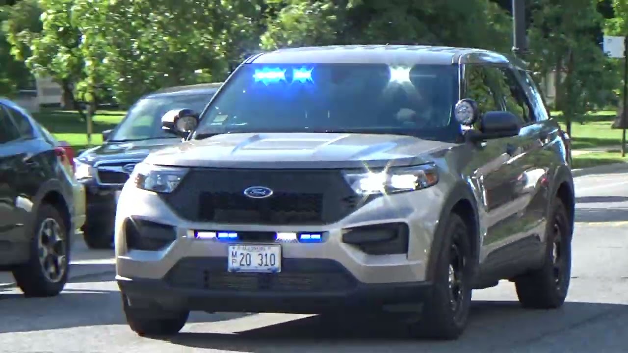 Chicago Police Dept Unmarked Explorer Responding - YouTube