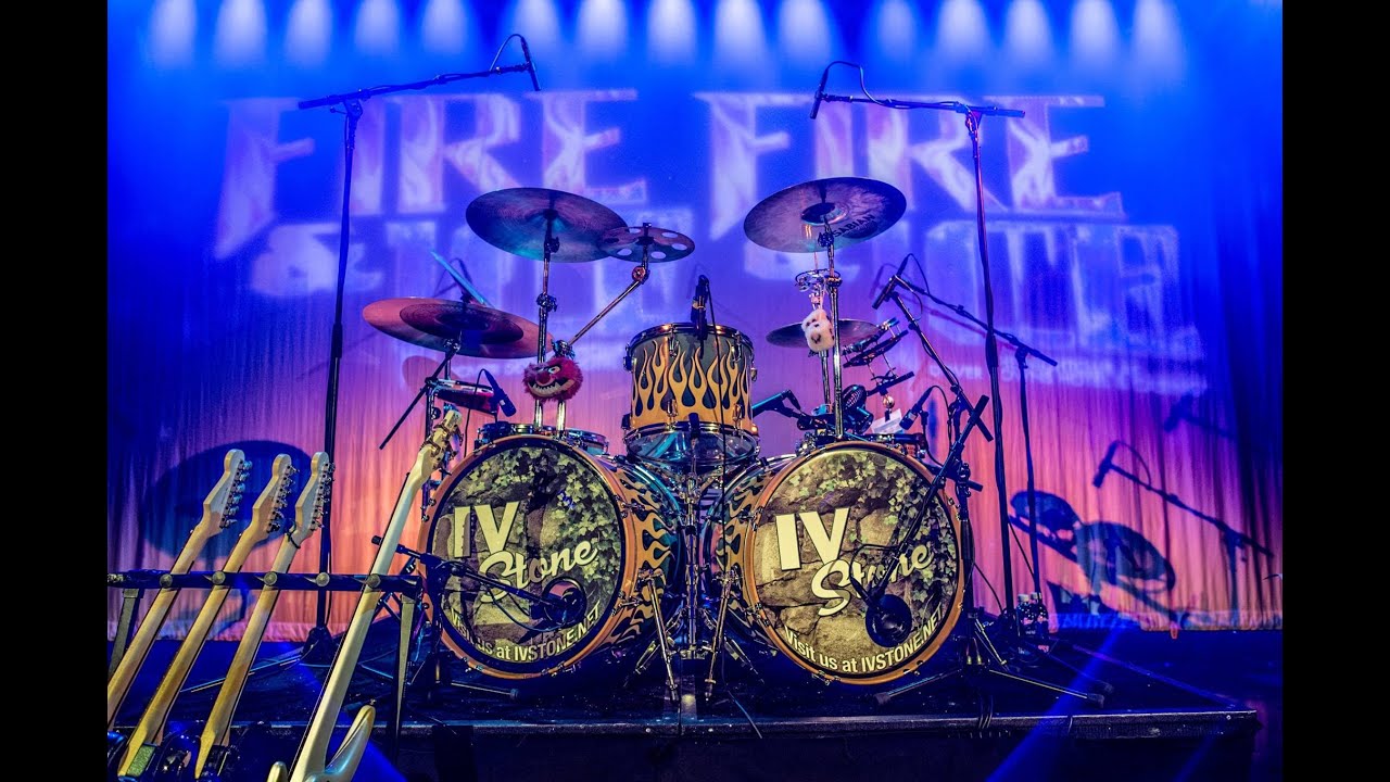 IV Stone Band - Johnny Z drum solo & Sweet Child o' Mine cover - YouTube