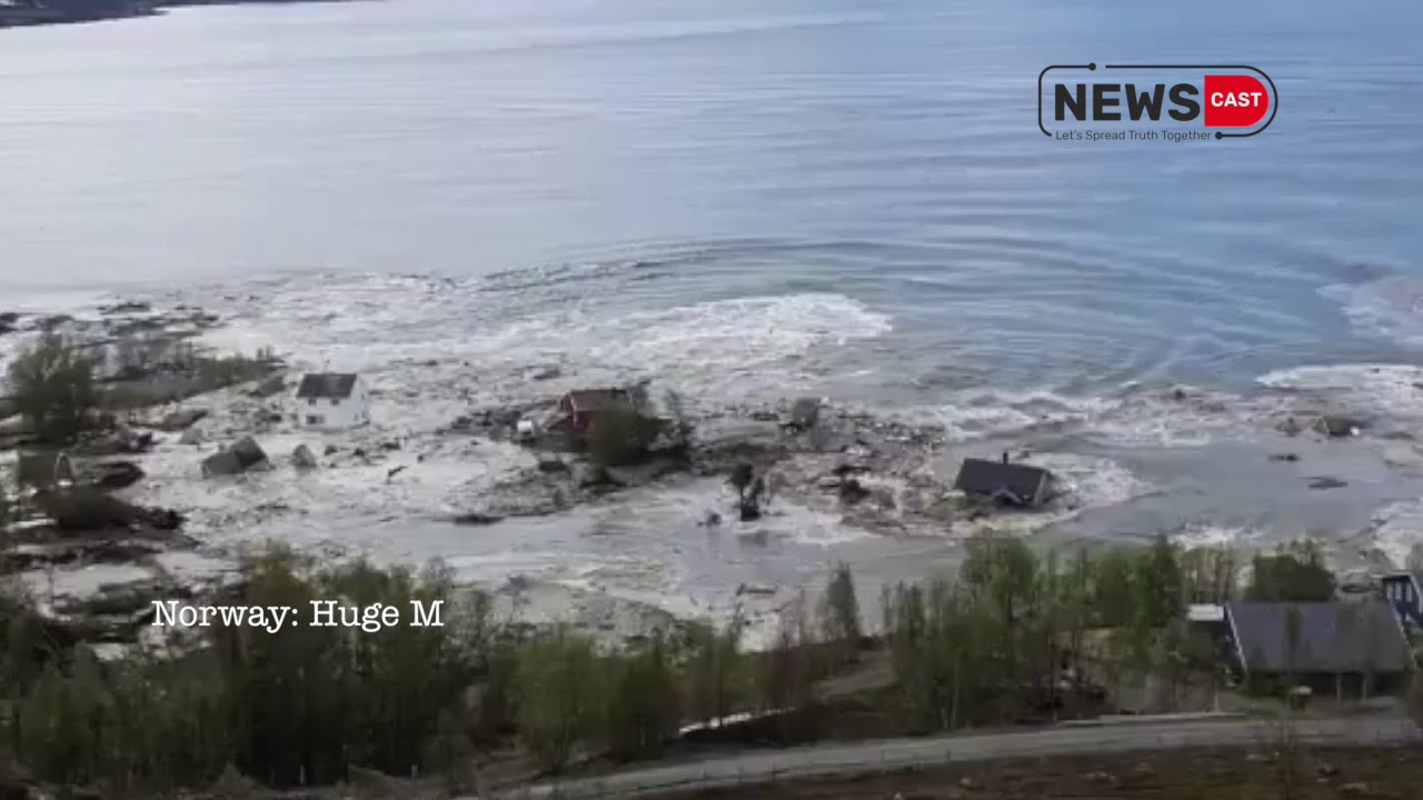 Horrific: Huge Mudslide in Norway dragging houses into the sea. - YouTube