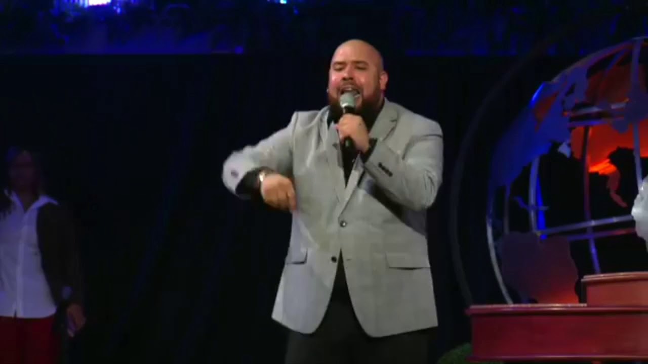 Alex Lamboy predica 'No Te Puedes Esconder' con Apostol Wanda Rolon ...