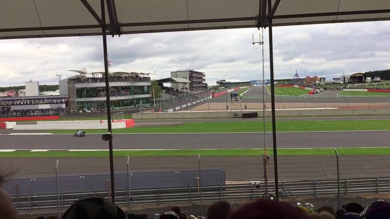 MotoGP 2016, Silverstone, Woodcote A view - YouTube