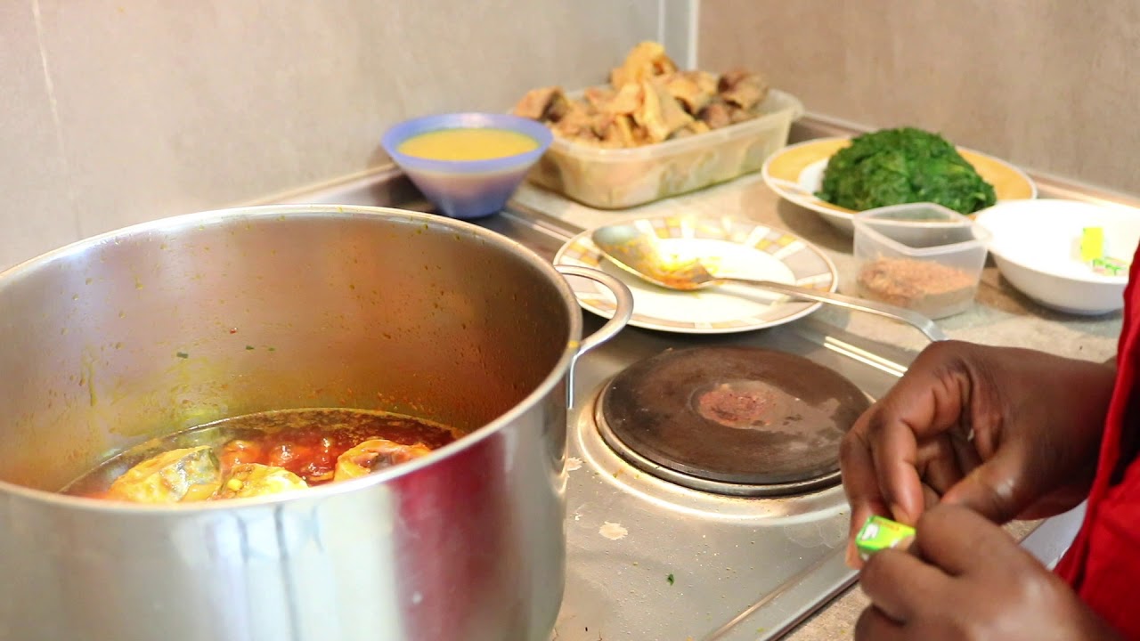HOW TO PREPARE NIGERIAN EFO- RIRO:VEGETABLE SOUP//THE OYE FAMILY - YouTube