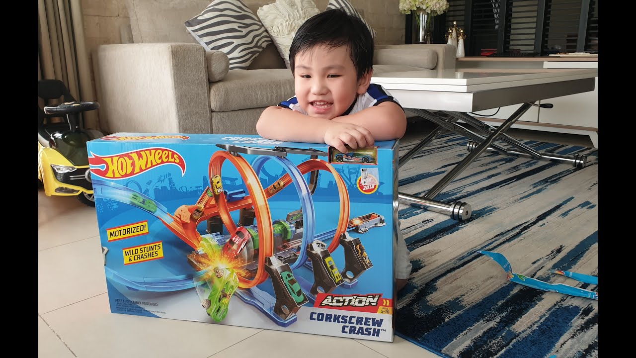 Hotwheels Action Corkscrew Crash | 3 Loops | Unboxing and Assembly ...