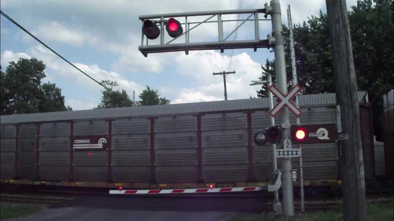 CP 8721 East Through Avonmore With Nice K5HL - YouTube